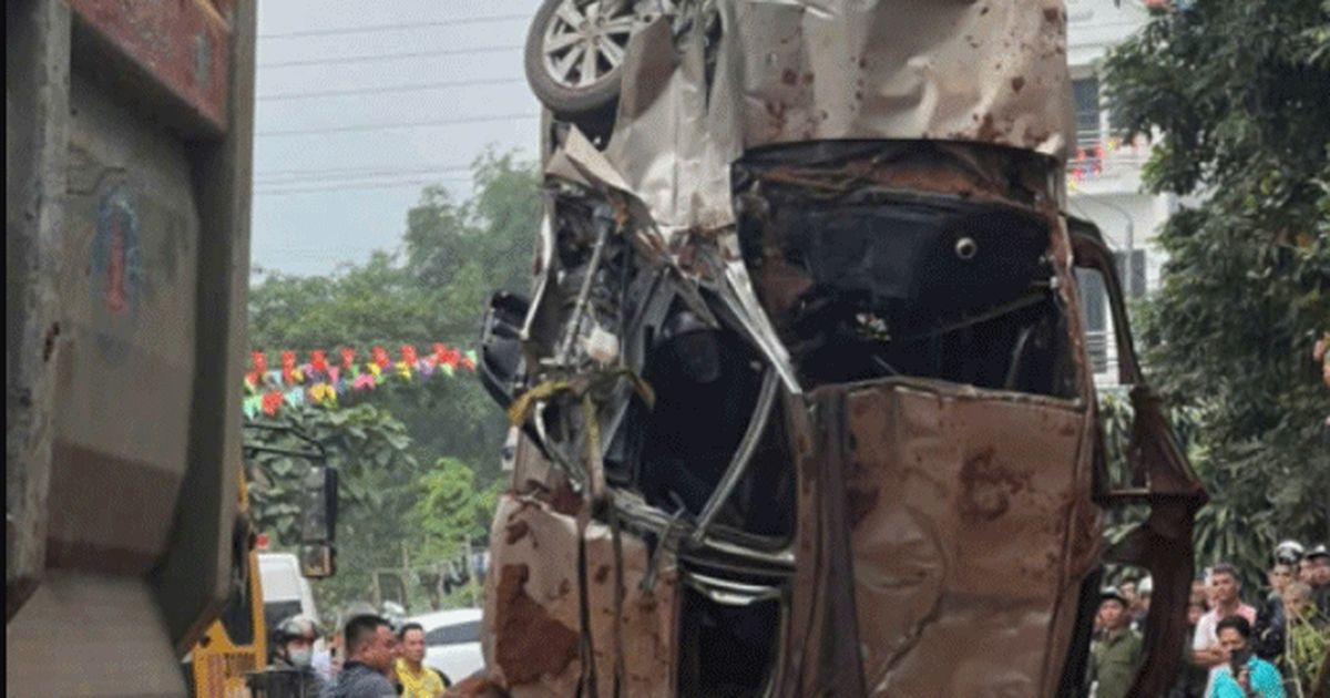 Những hình ảnh kinh hoàng tại hiện trường vụ lật xe tải ở Phú Thọ: Hàng ...