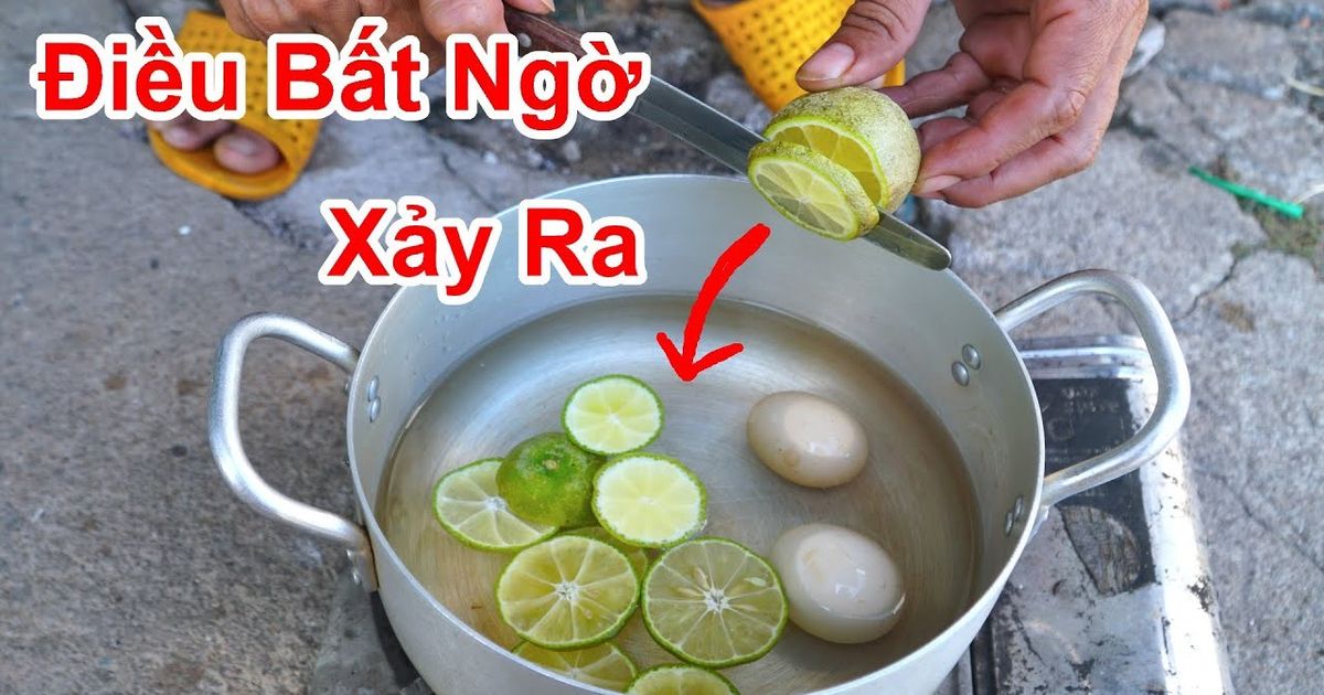 Tại sao bạn nên thả vài lát chanh tươi vào nồi luộc trứng?