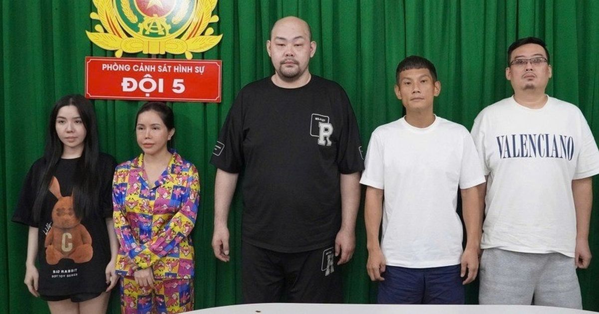 Bên trong nhà hàng KTV Richy 7 ở TP.HCM, "chân dài" bán dâm giá tới 8 triệu đồng, nguyên tắc ...