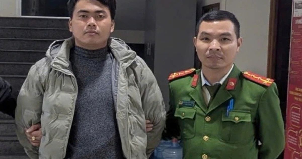 Nguyễn Duy Long ra đầu thú