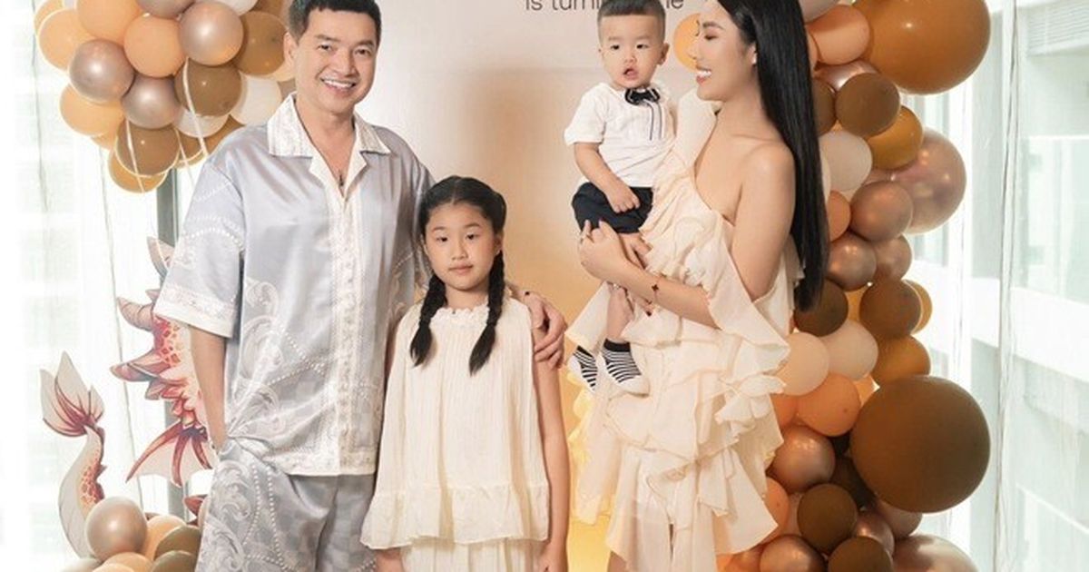 DV Quang Minh và bạn gái kém 37 tuổi làm tiệc sinh nhật rất xa hoa cho cháu đích tôn của gia đình